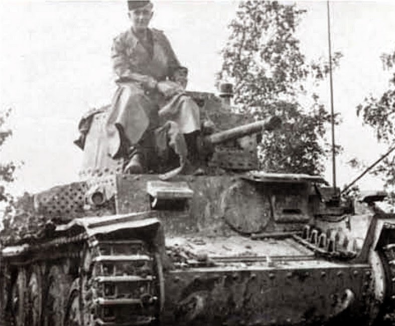 NAZI JERMAN: Foto Panzerkampfwagen 38(t)