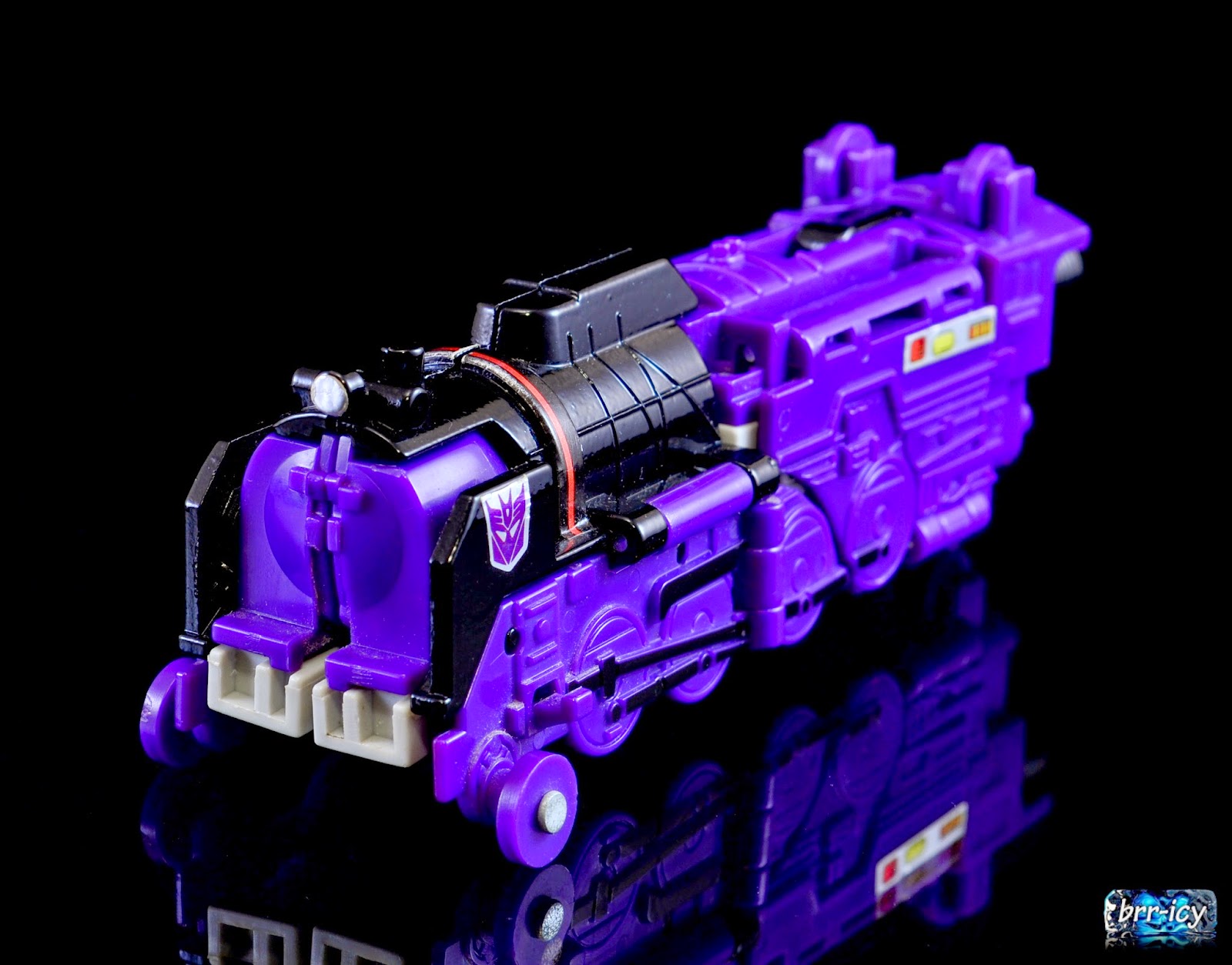 Brr-icy's Transformers Reviews: Decepticon Triplechangers: Astrotrain ...