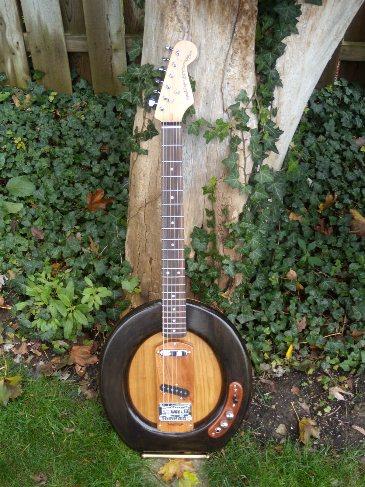 TotalRojo Guitars: Design & Decoration -- 'How To' for Cigar Box Guitar