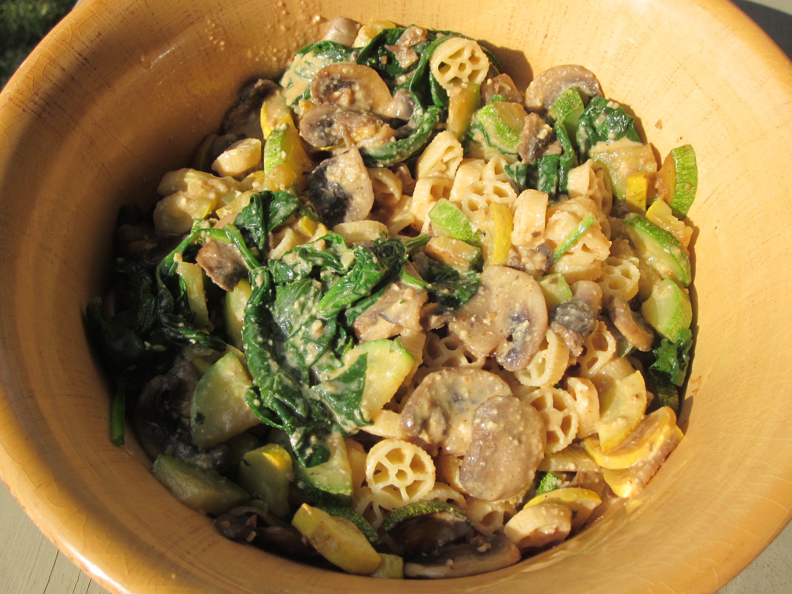 Busy Veggie Mama: Wagon Wheel Alfredo