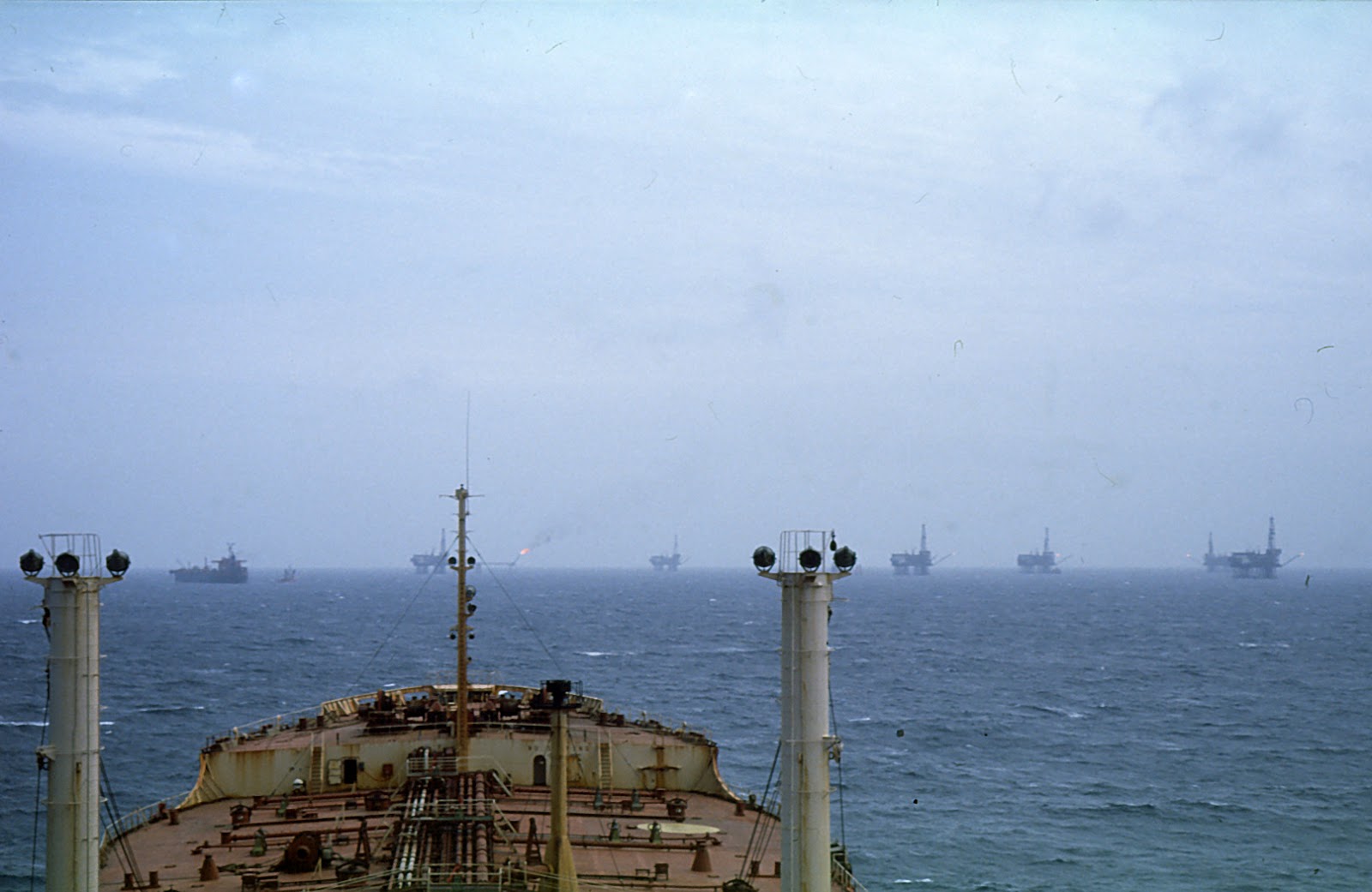 'ZIEN EN WETEN': SUNETTA.M.S. SHELL TANKERS B.V. ( DEEL 2/7 )