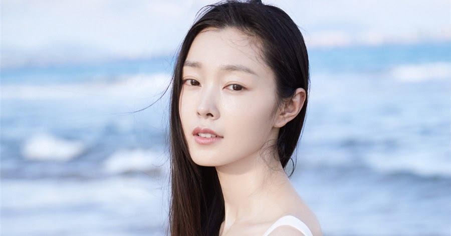 China Entertainment News: Song Yi poses for photo shoot