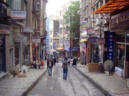 ΚΩΝΣΤΑΝΤΙΝΟΥΠΟΛΗ: ΜΙΑ ΒΟΛΤΑ ΣΤΗΝ ΠΛΑΤΕΙΑ ΤΑΞΙΜ, ΣΤΗΝ ISTIKLAL ΚΑΙ ΣΤΟ ...