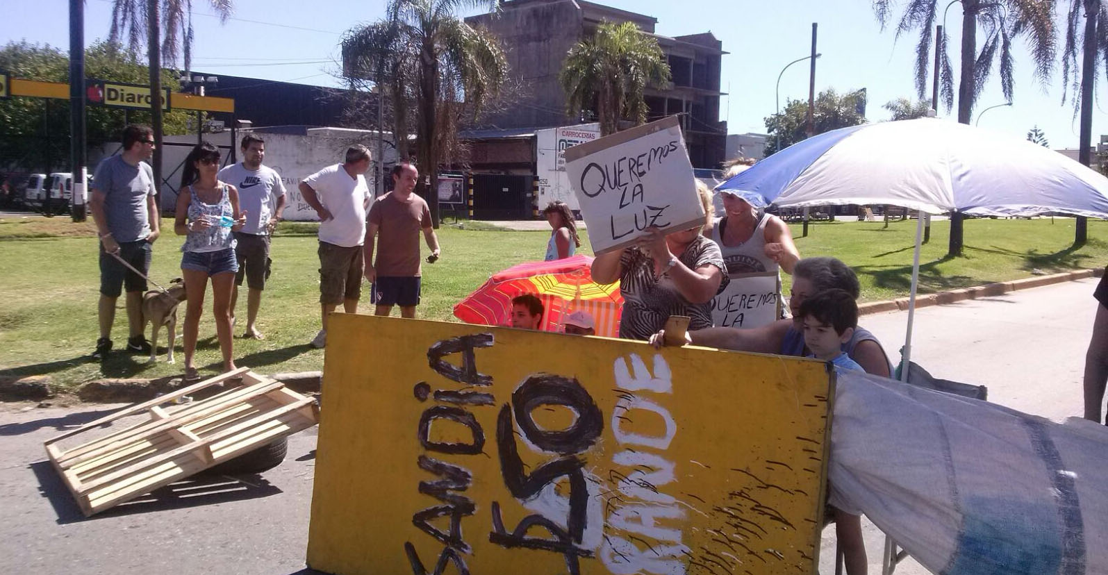 Vecinos por la LUZ: 18 días SIN LUZ