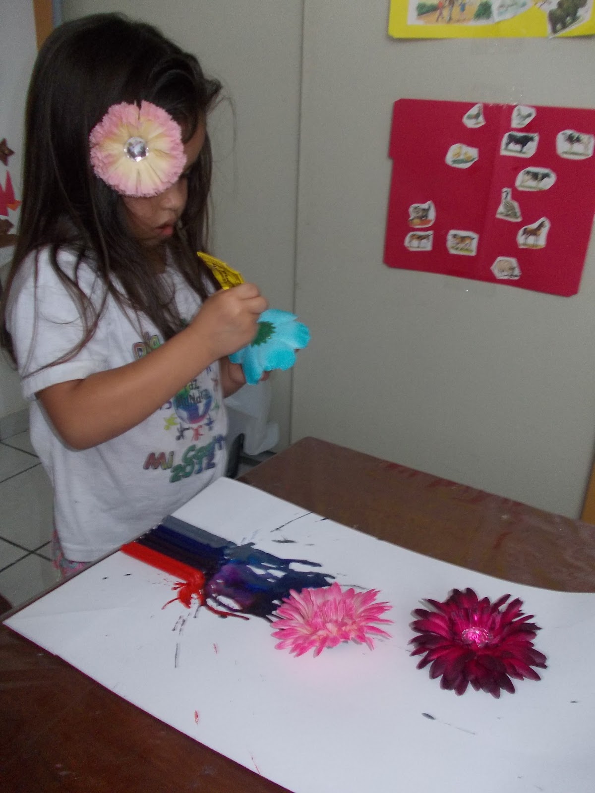 Aprendo jugando en casa: Martes de Galería: Un jardín de crayolas ...