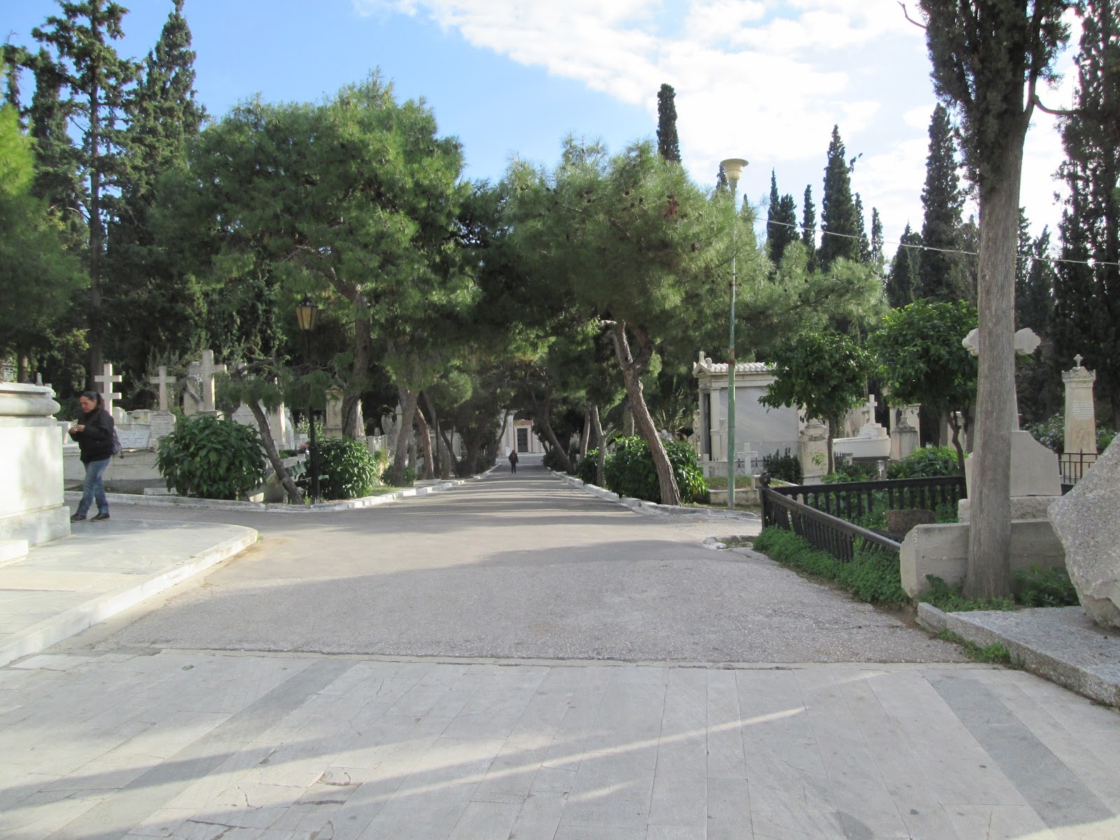 Athens First Cemetery in Greek: ΠΡΩΤΟ ΝΕΚΡΟΤΑΦΕΙΟ ΑΘΗΝΩΝ, Μικρή ...