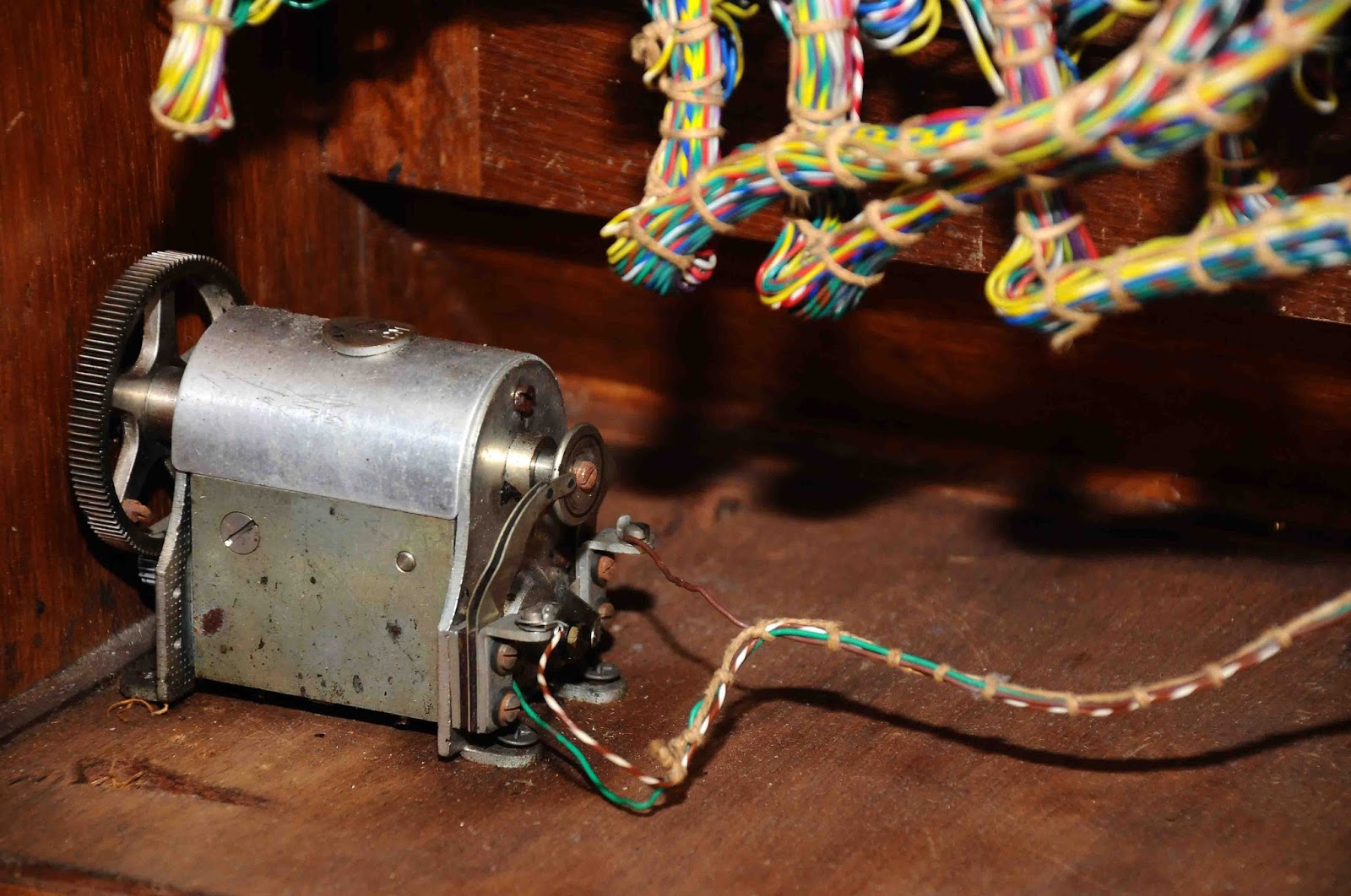 Old Vintage Gallery: Antique Magneto Switchboard Operator Telephone ...