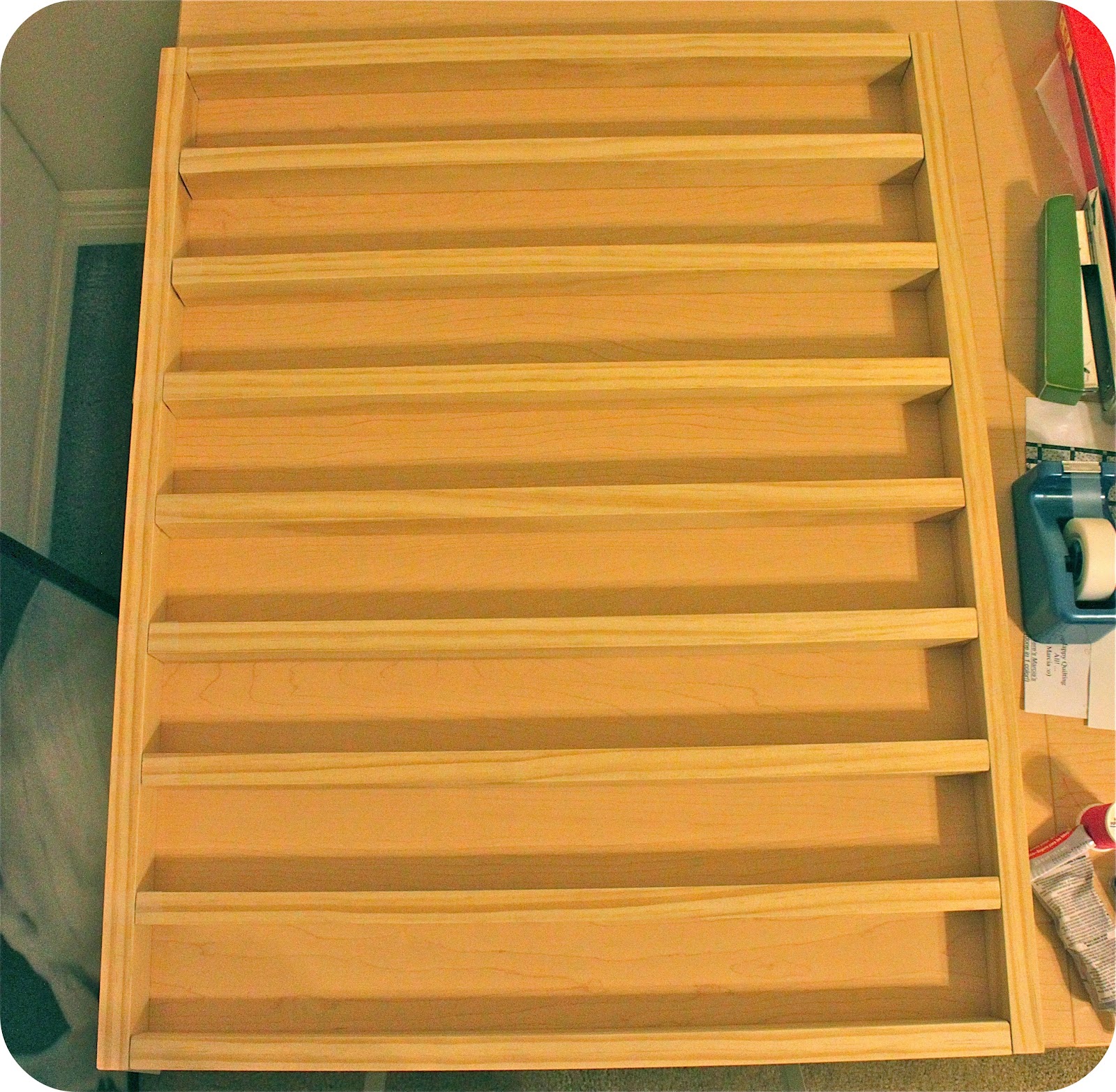 Sewing Over Pins: Tutorial: DIY Thread Spool & Bobbin Storage