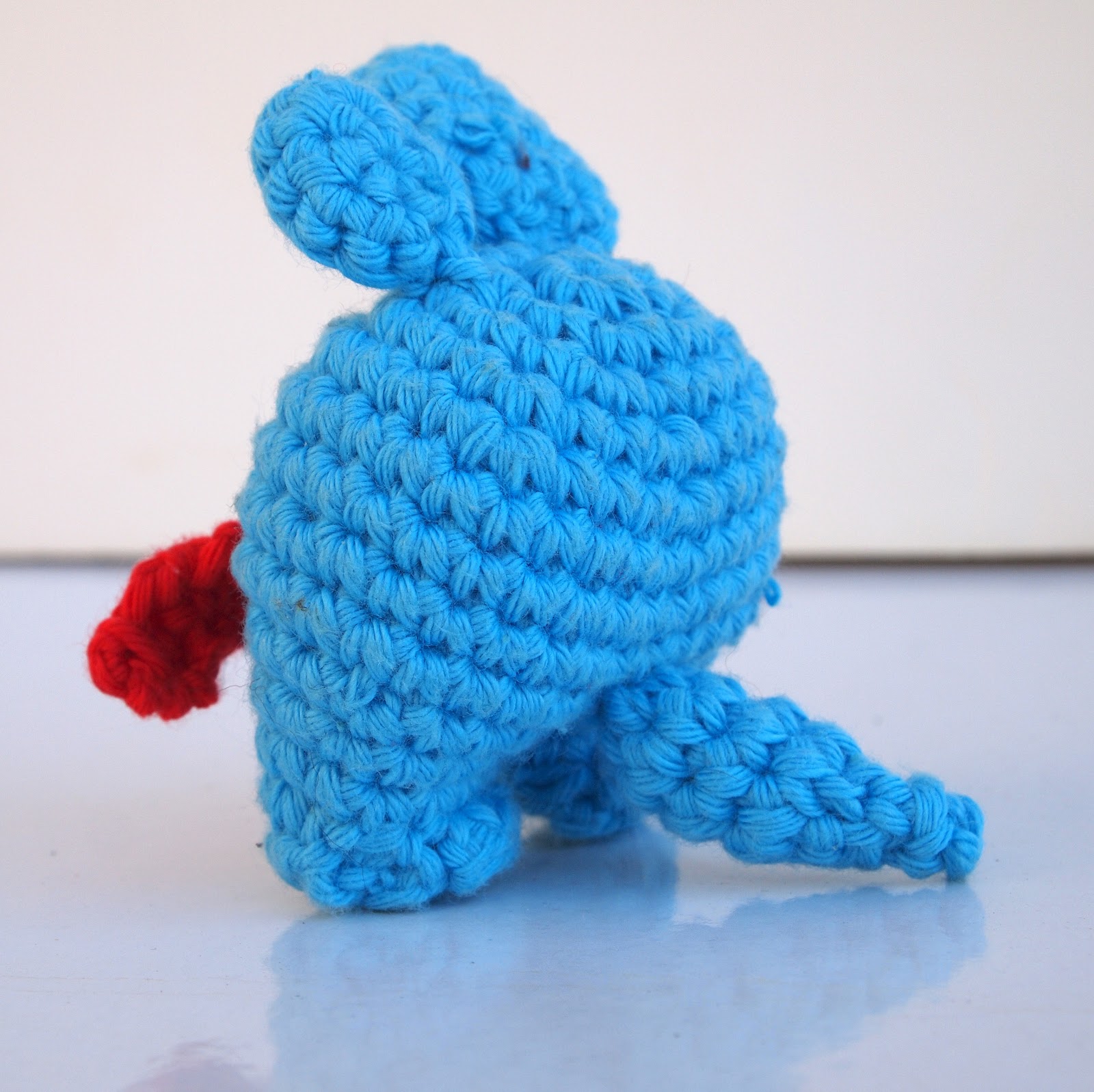 Tigerfrogg: Weird blue thing called Derick