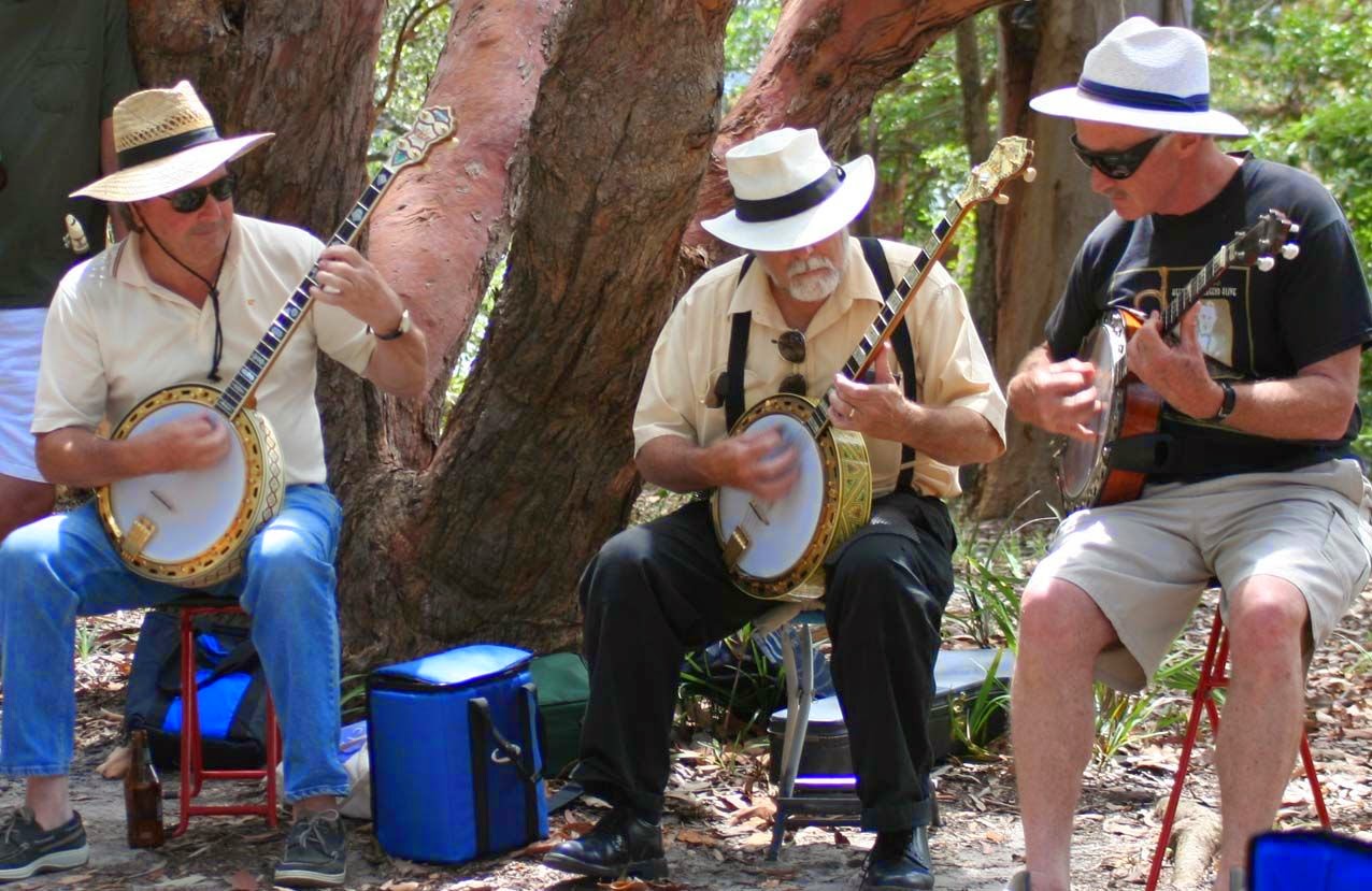 The Velobanjogent: Christmas 2014....The Velobanjogent is off playing ...