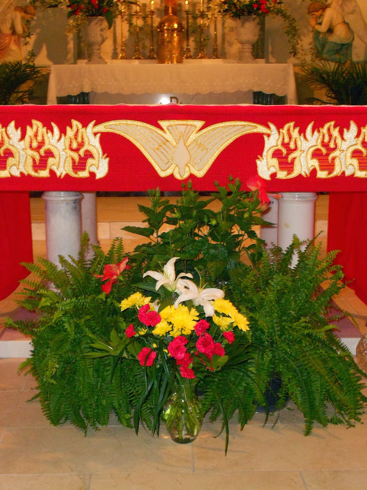John Oliver Dowdle Interiors: Altar flowers Part 1