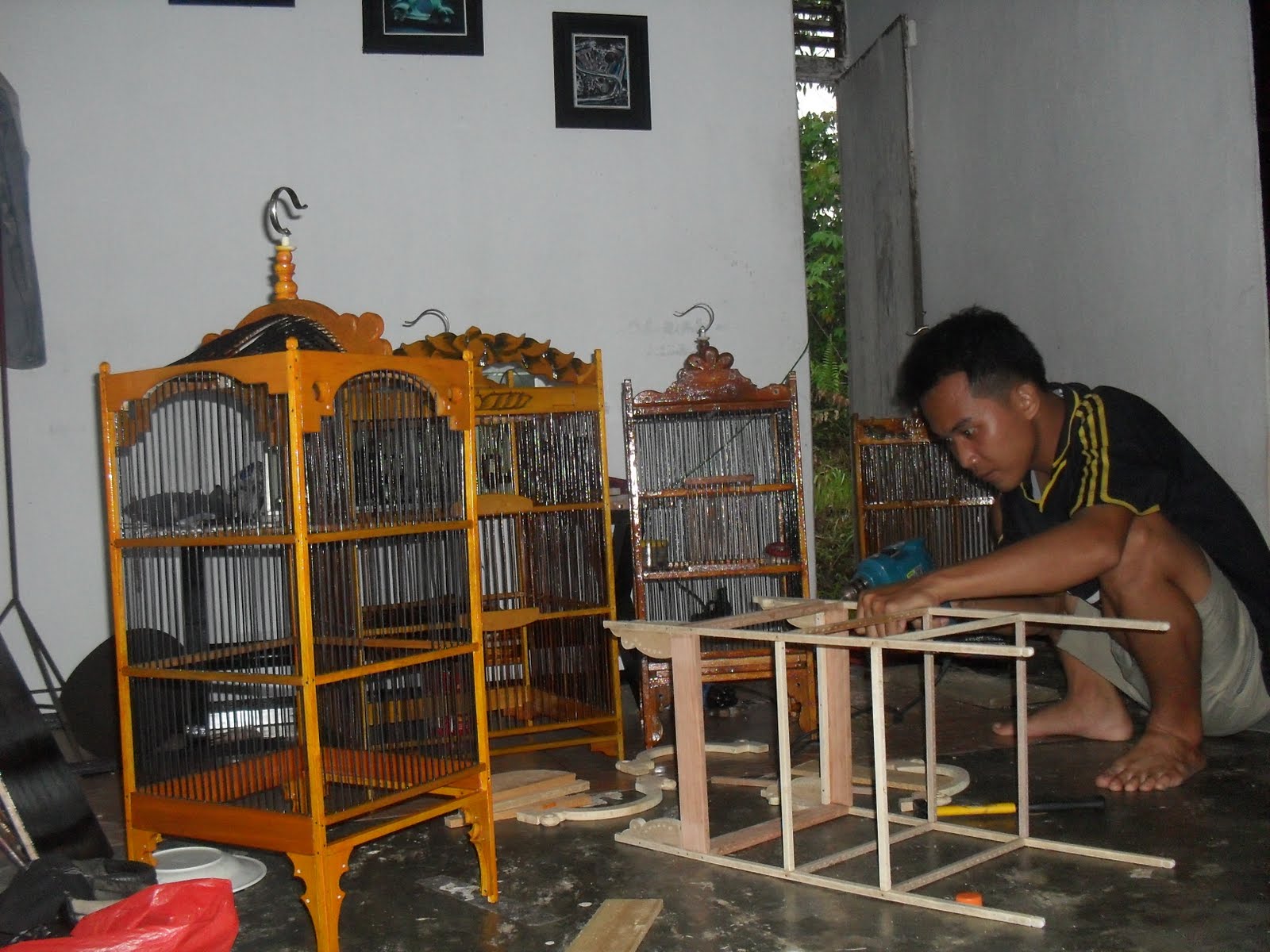 KERAJINAN SANGKAR BURUNG: kerajinan membuat sangkar burung
