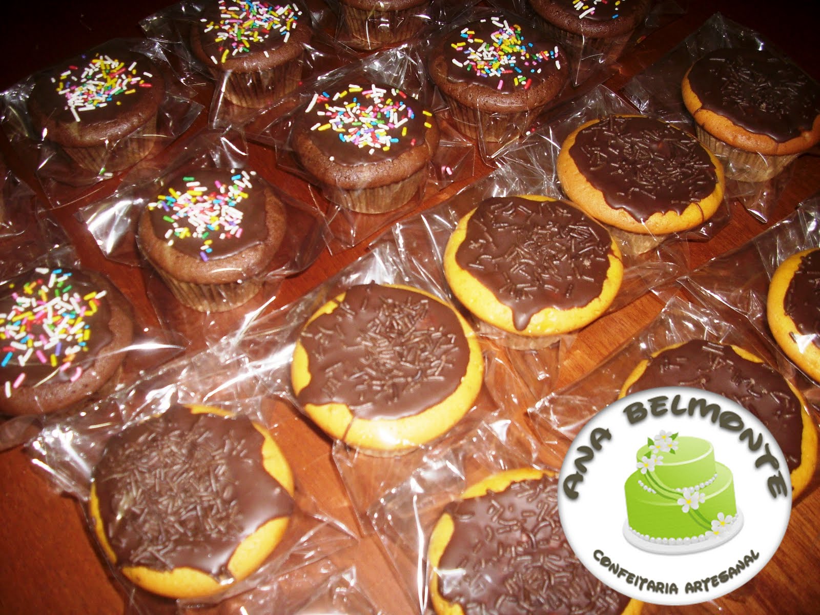 Ana Belmonte : Bolinhos individuais chocolate, cenoura, baunilha ...