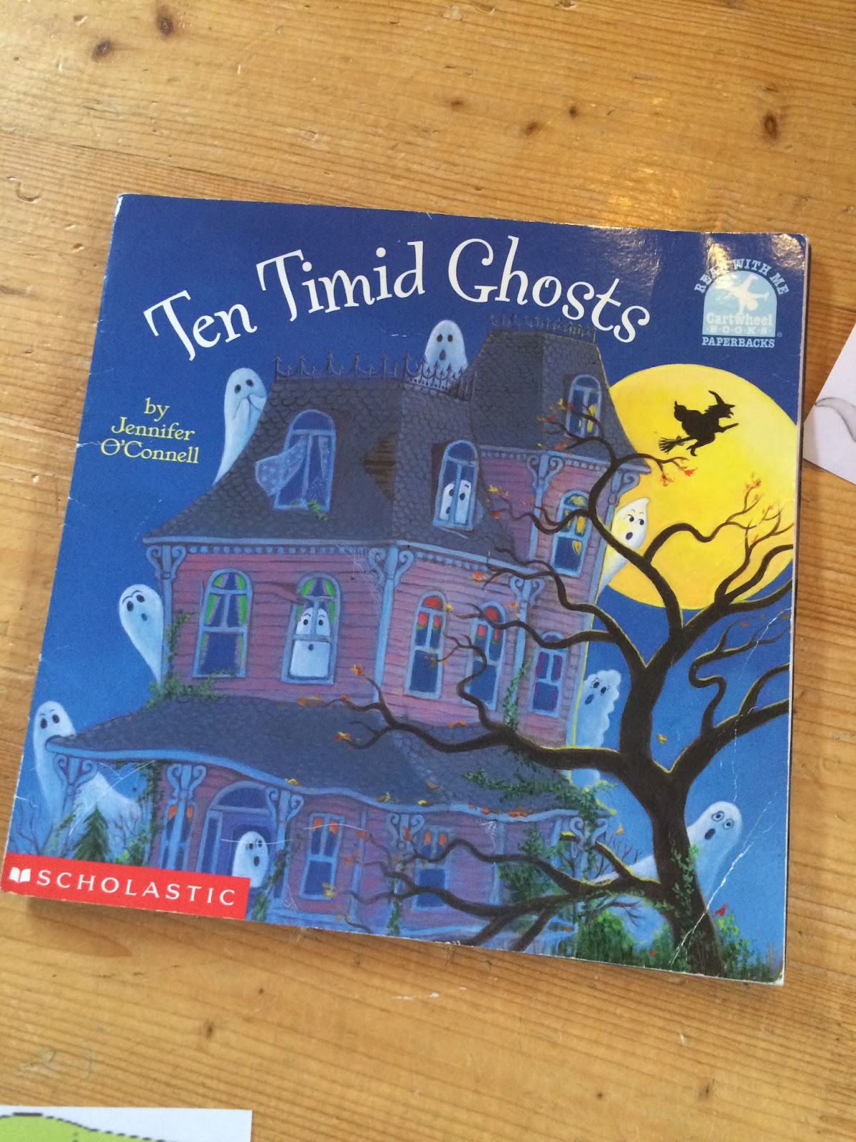 The Guilletos Playful Learning: 10 timid Little Ghosts - Props