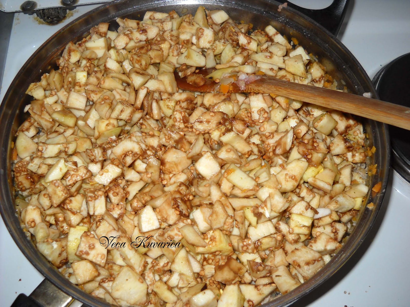 Punjeni plavi patlidžan.