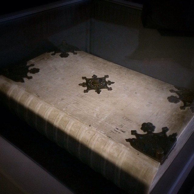 Codex Gigas: Η ΒΙΒΛΟΣ ΤΟΥ ΔΙΑΒΟΛΟΥ ~ iF