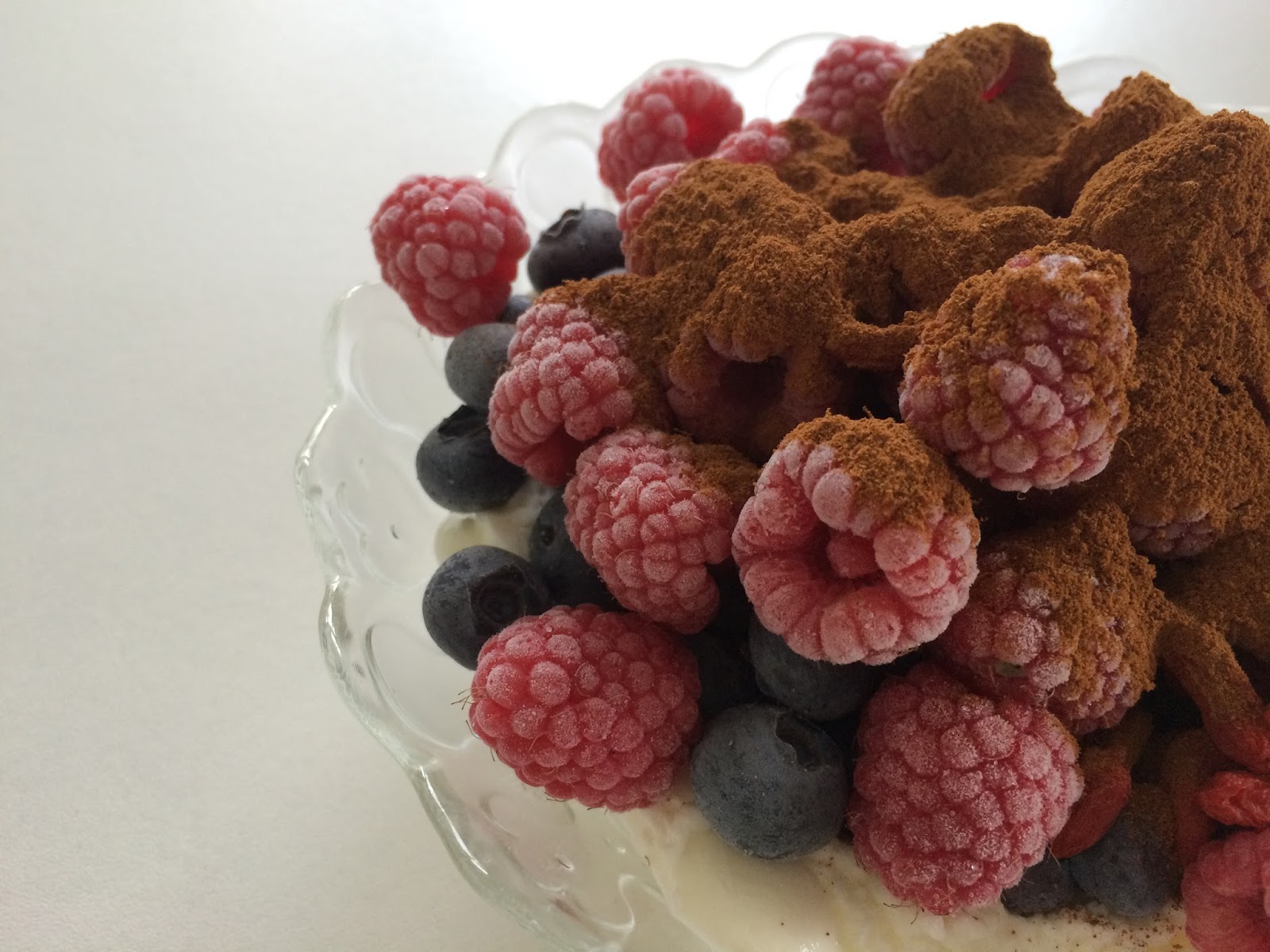 Quark Berry Bowl / The Kitchn Alchemist