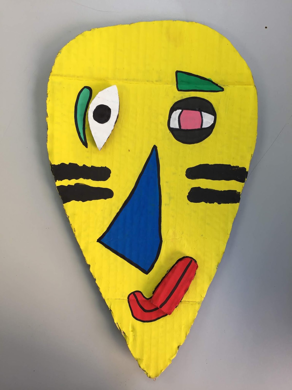 TREBALLS ARTÍSTICS: CUBIST AFRICAN MASK