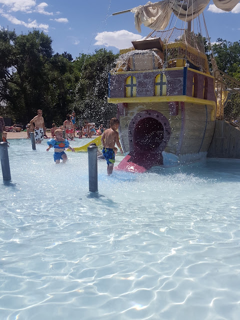 andhannie: pirate pool