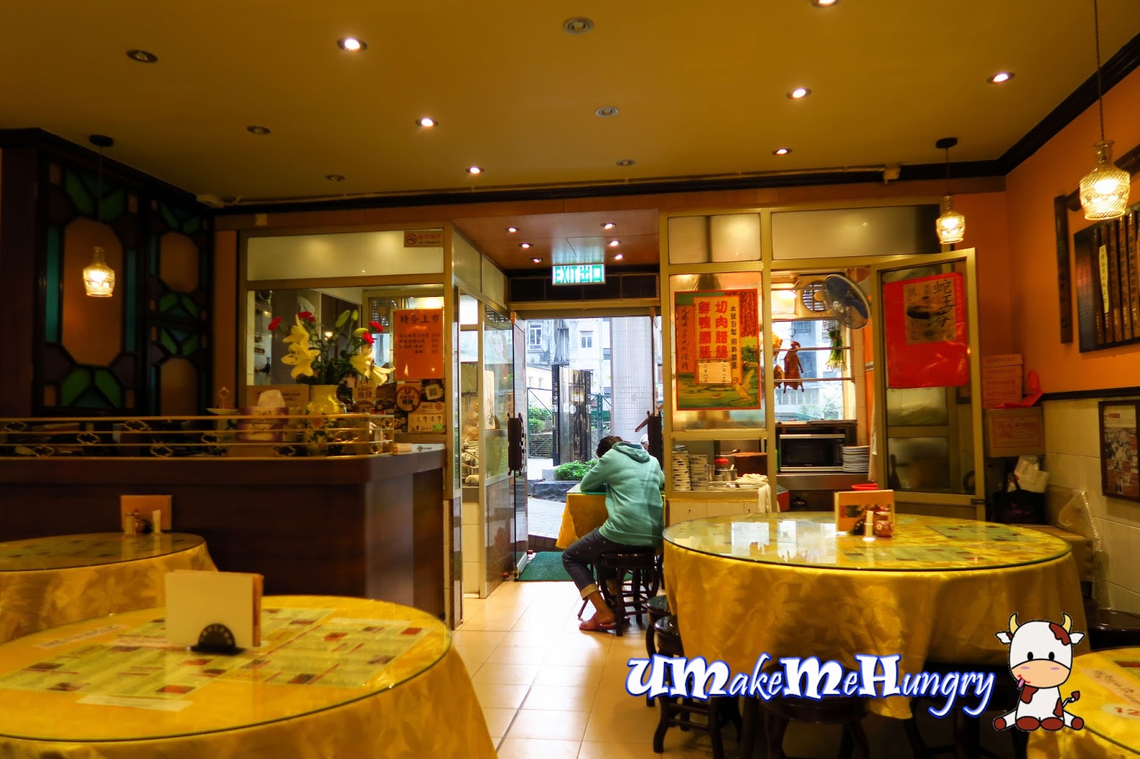 It's not yet dinner hours thus the empty seating