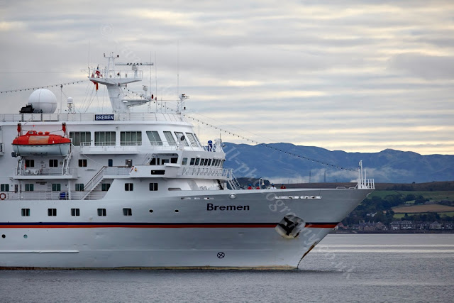 Dougie Coull Photography: ExpeditionCruise Ship 'Bremen' at Greenock