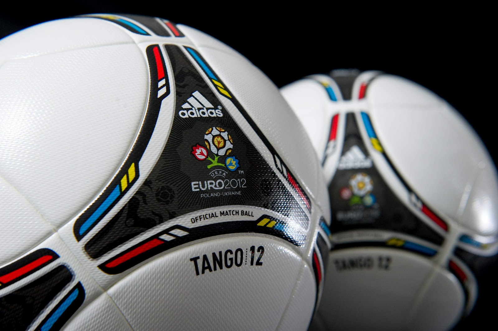 adidas Tango 12 Bola Rasmi EURO 2012