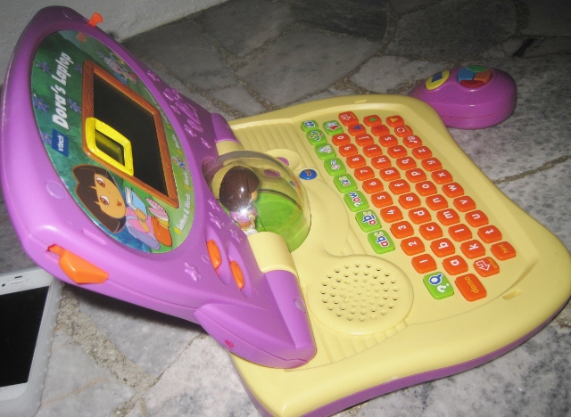 JuaiMurah: Vtech Dora Laptop