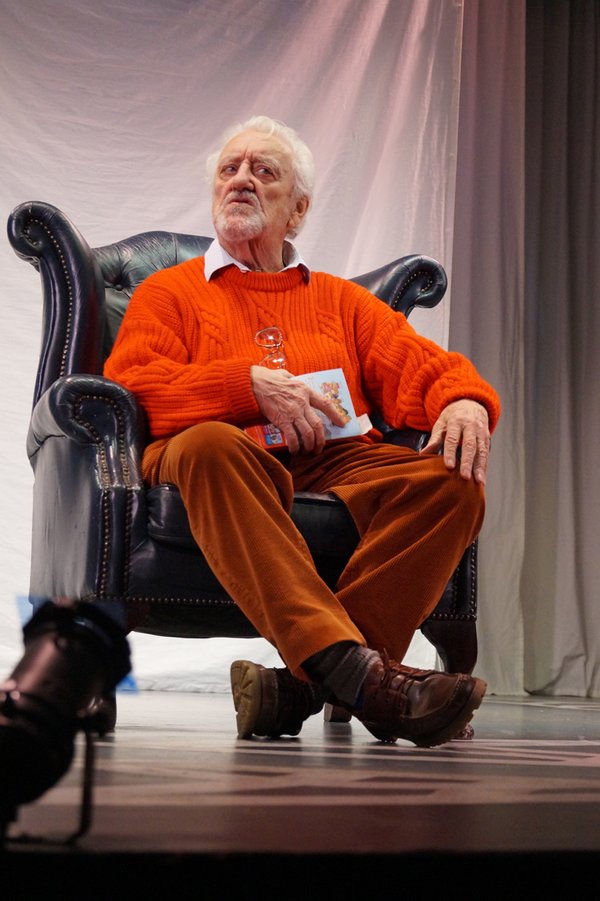 Eight Miles Higher: Live in Wimbledon: BERNARD CRIBBINS