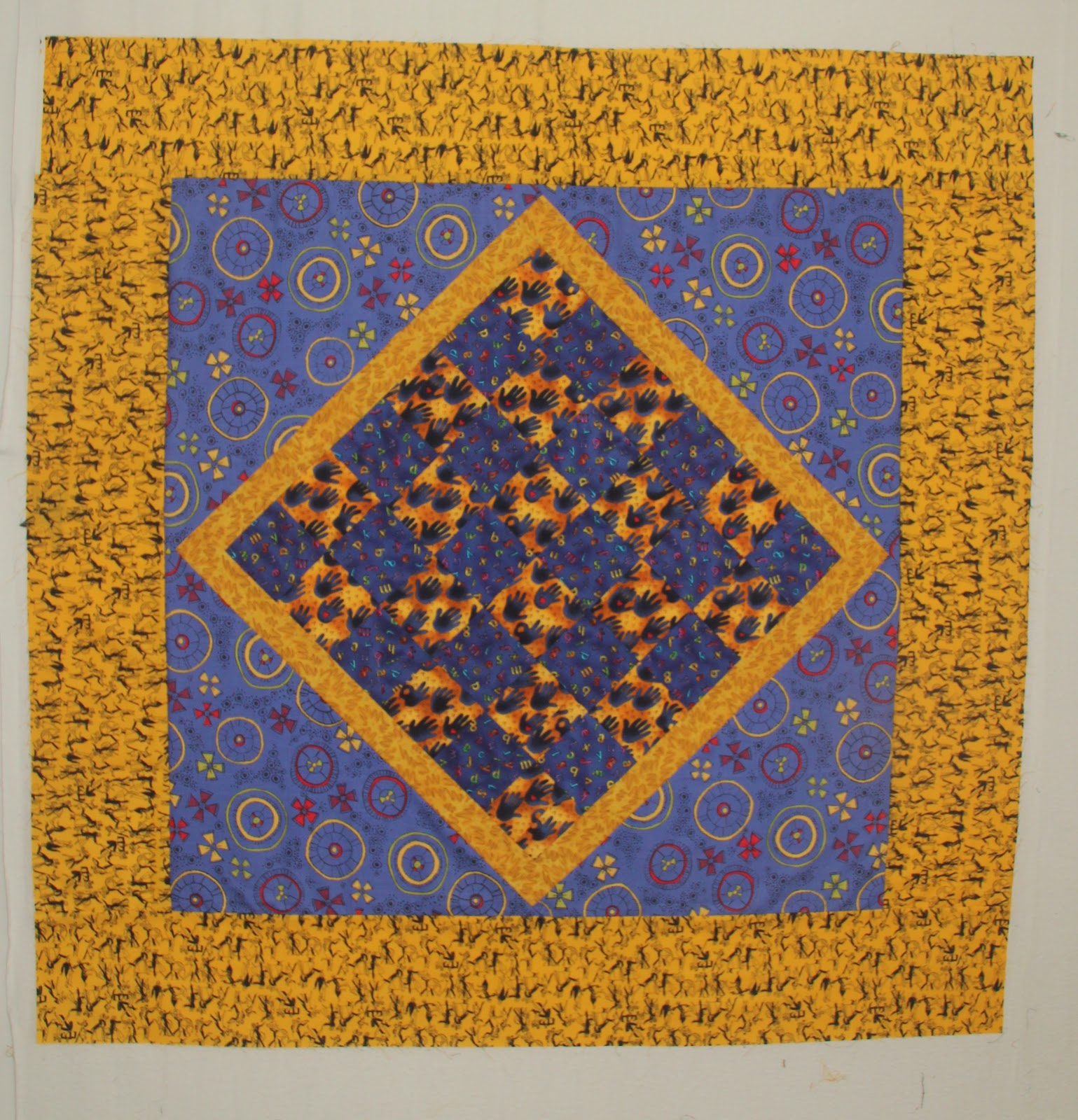 Cspoonquilt: More Medallion quilt ideas...