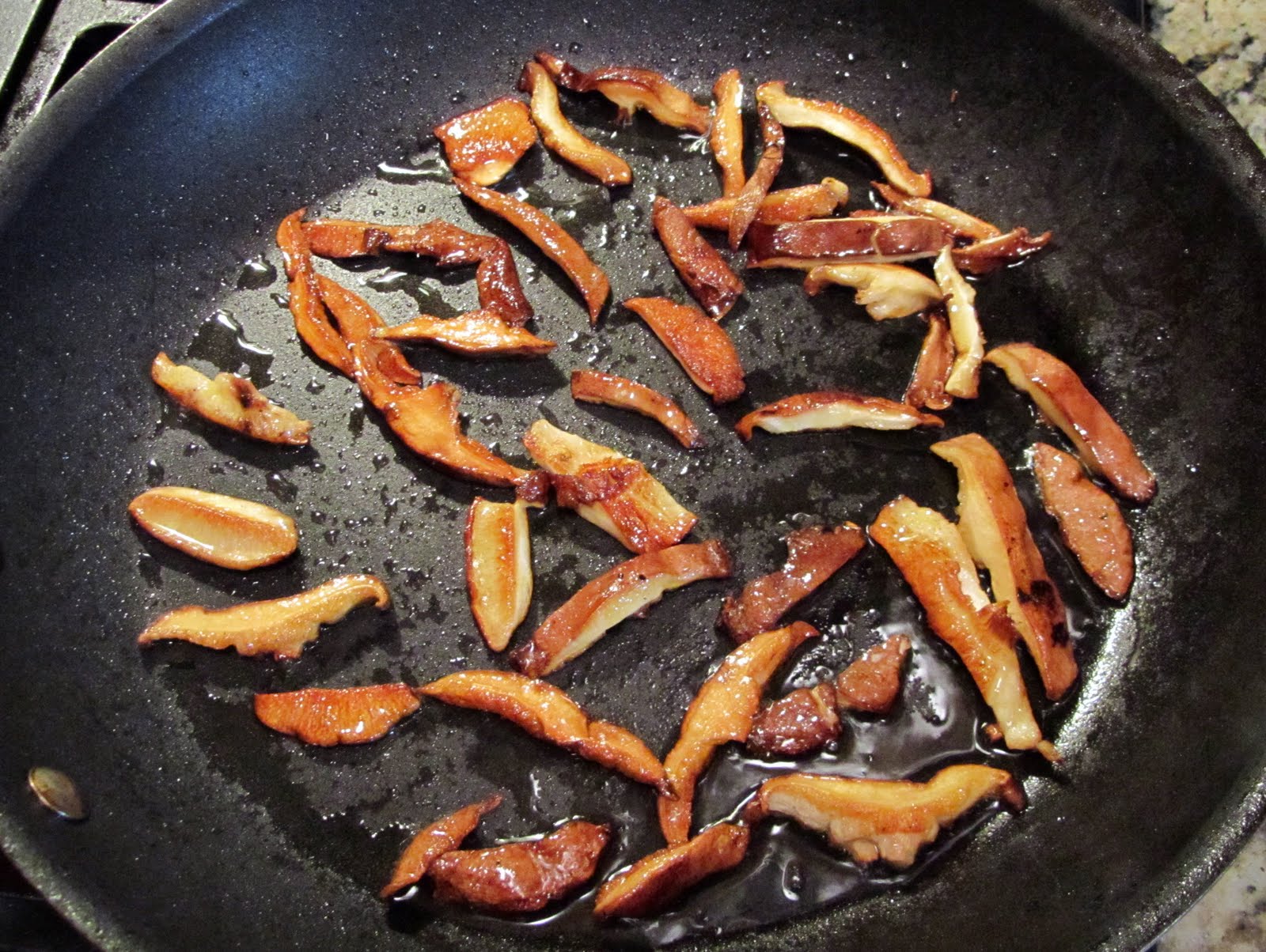 Rock 'n' Roll Gourmet: Scallops with Marsala Shiitake Mushrooms & Peas