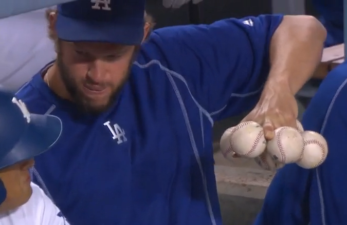 Clayton Kershaw can hold six baseballs with only one hand (Video ...