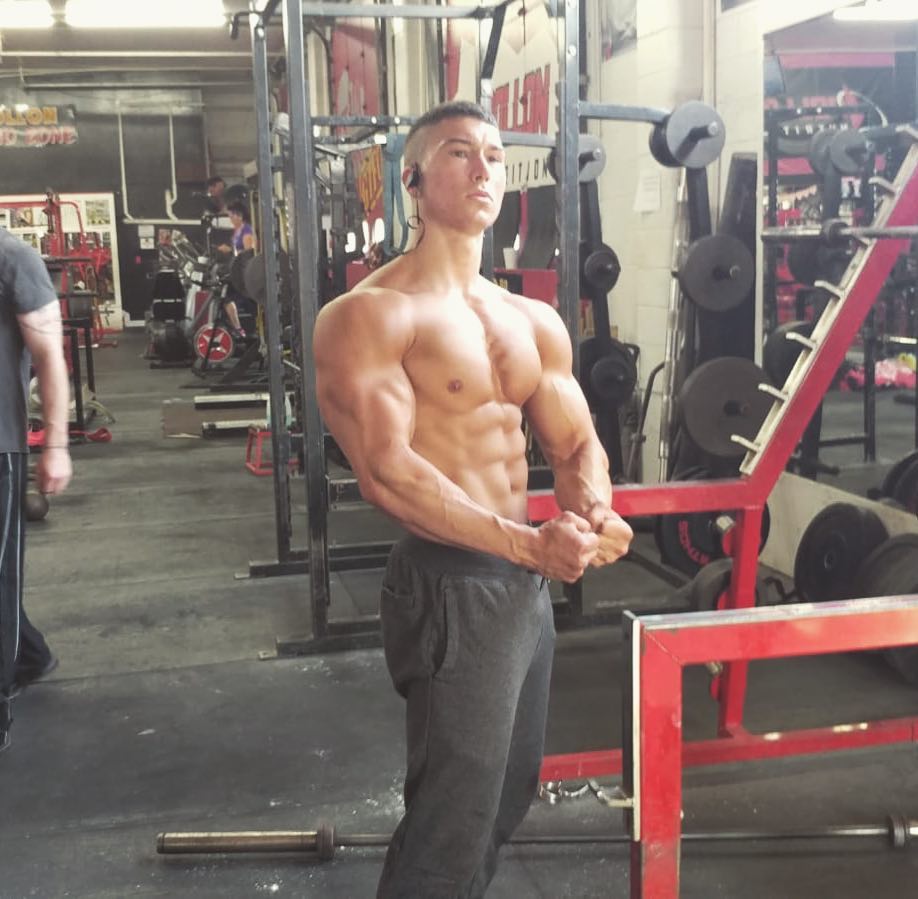 the beauty of male muscle: July 2018