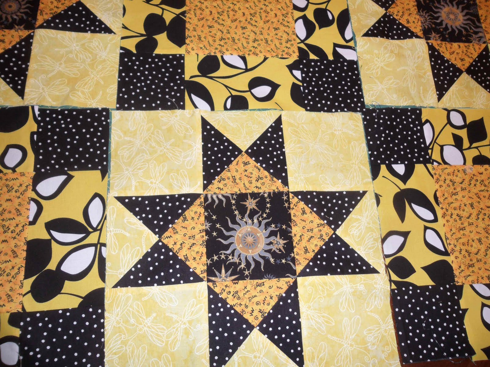 Cuenca Chronicles: The Cheerful Yellow Quilt project