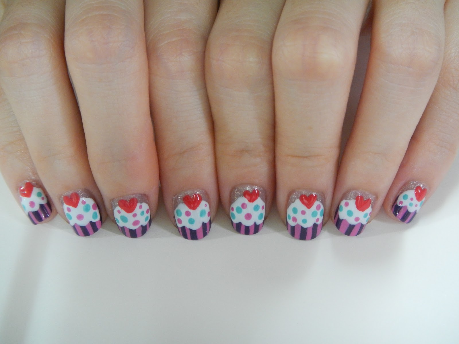 Karen Lives High: Cupcake Nails