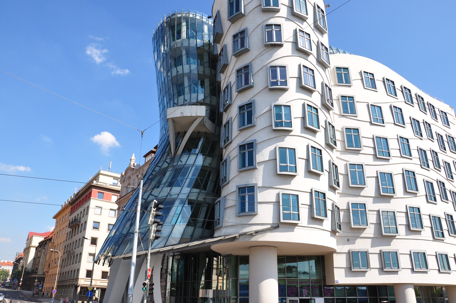 In-Site: "Dancing House" or "Dancing Building" or "Ginger & Fred ...