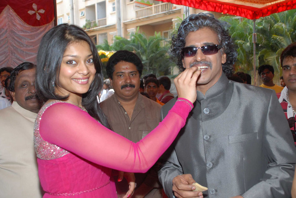 Photo Galleri: UPENDRA’S ‘GOD FATHER’ MUHURATHA