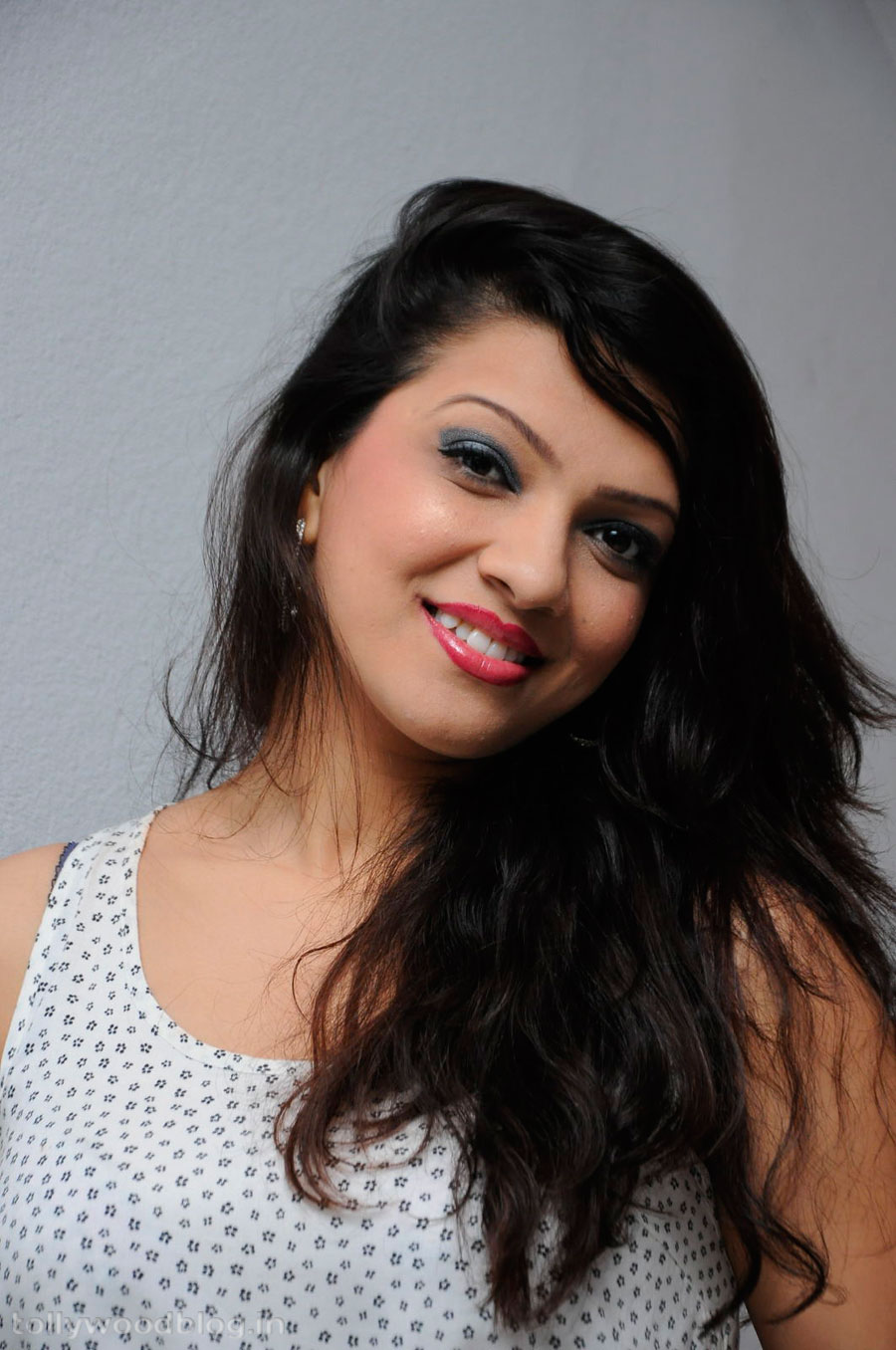 Parinidhi beautiful photos at 7rojullo audio launch