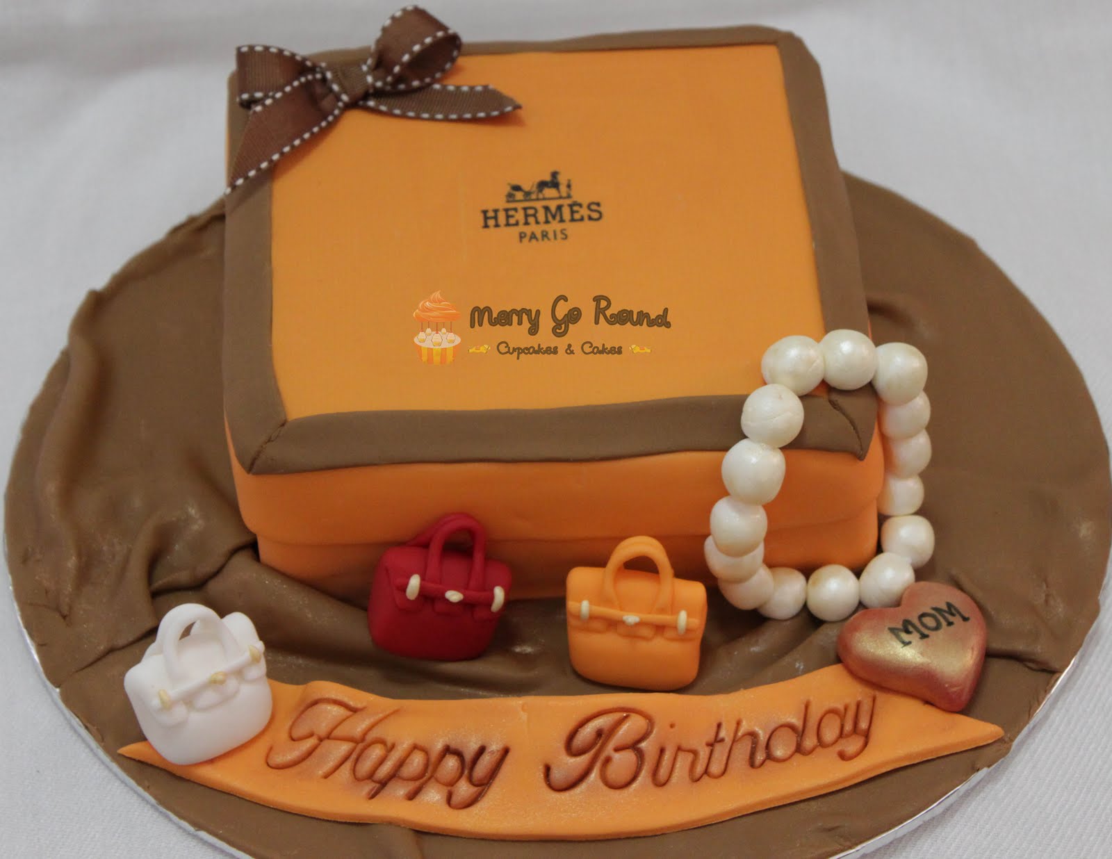 Merry Go Round - Cupcakes & Cakes: Hermes Gift Box Cake :)