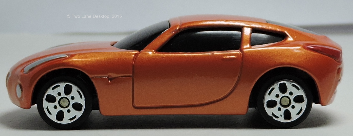 Maisto and Matchbox Pontiac Solstice coupe and convertible; Maisto 1:24 ...