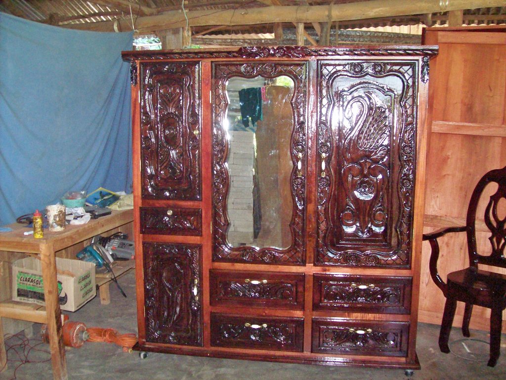 Muebles de cedro rojo - Veracruz: Roperos tallados y sencillos