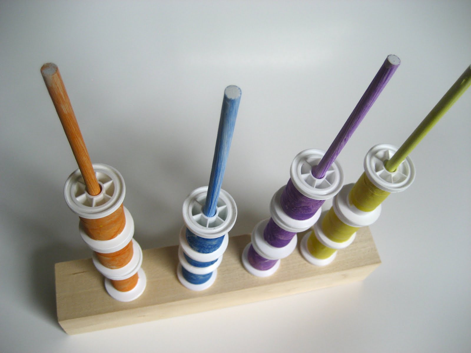 a little gray: Tutorial: Spool Stacker Toy
