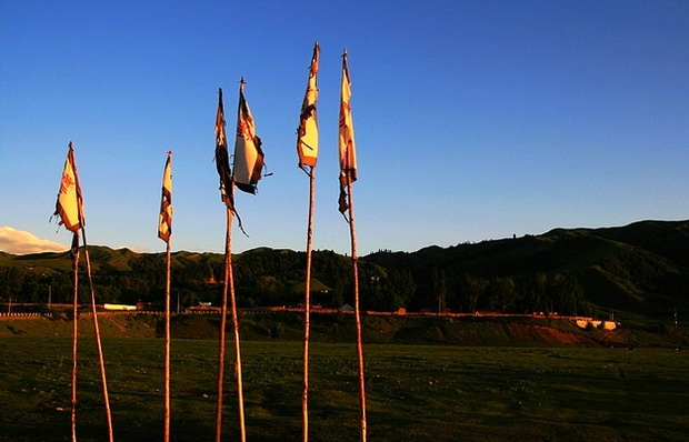 Nalati Prairie Tribes in the Evening | China Tours Online Blog