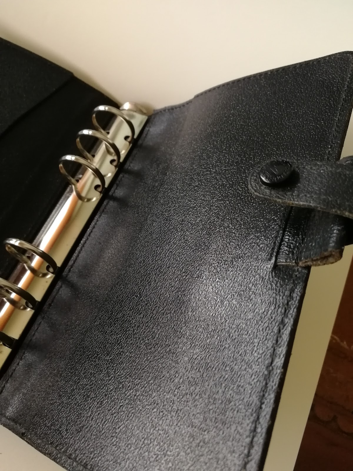 The filofax : Refurbishing a 2MLF 7/8 vintage filofax