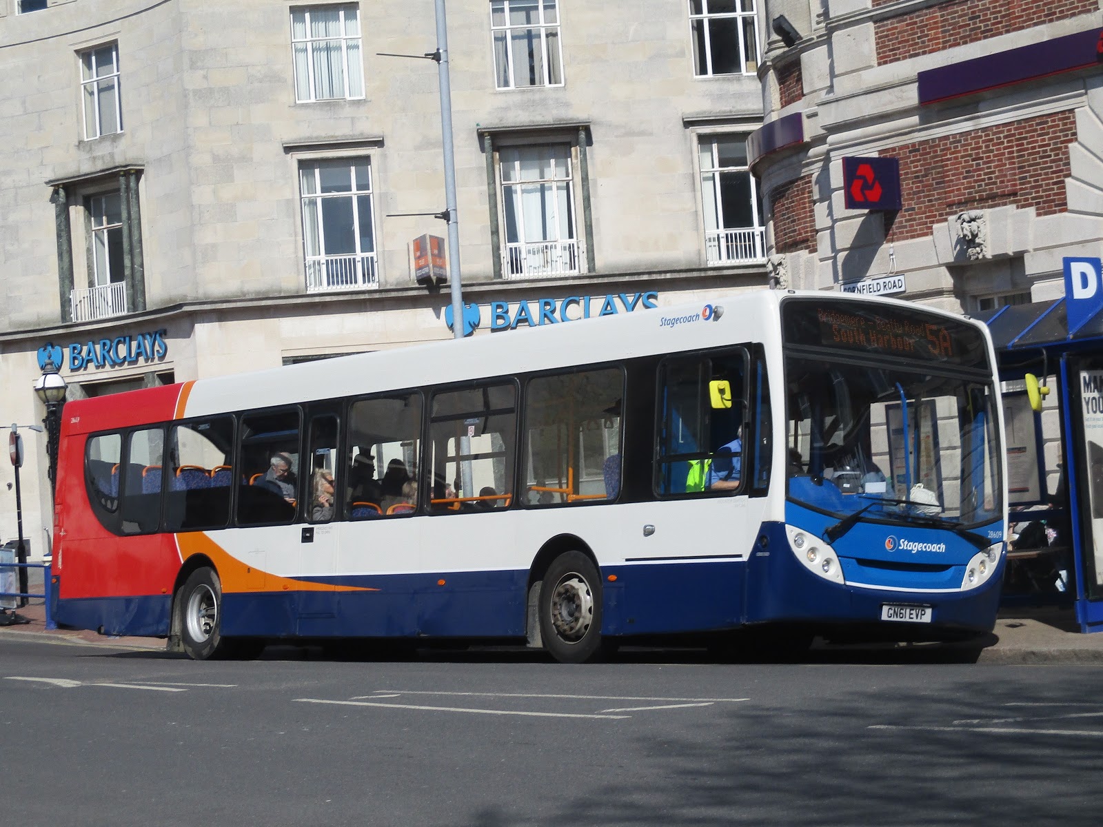 Lous bus pictures: The sun is back for full sun Buses