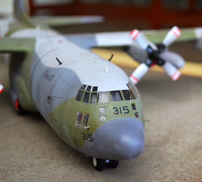 Istvan Michalko's scale models: CC-130 E/H HERKULES CAF. - Italeri 1/72