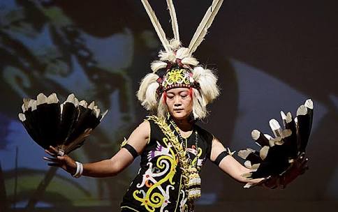 Jenis dan Makna Tarian Dayak Kenyah