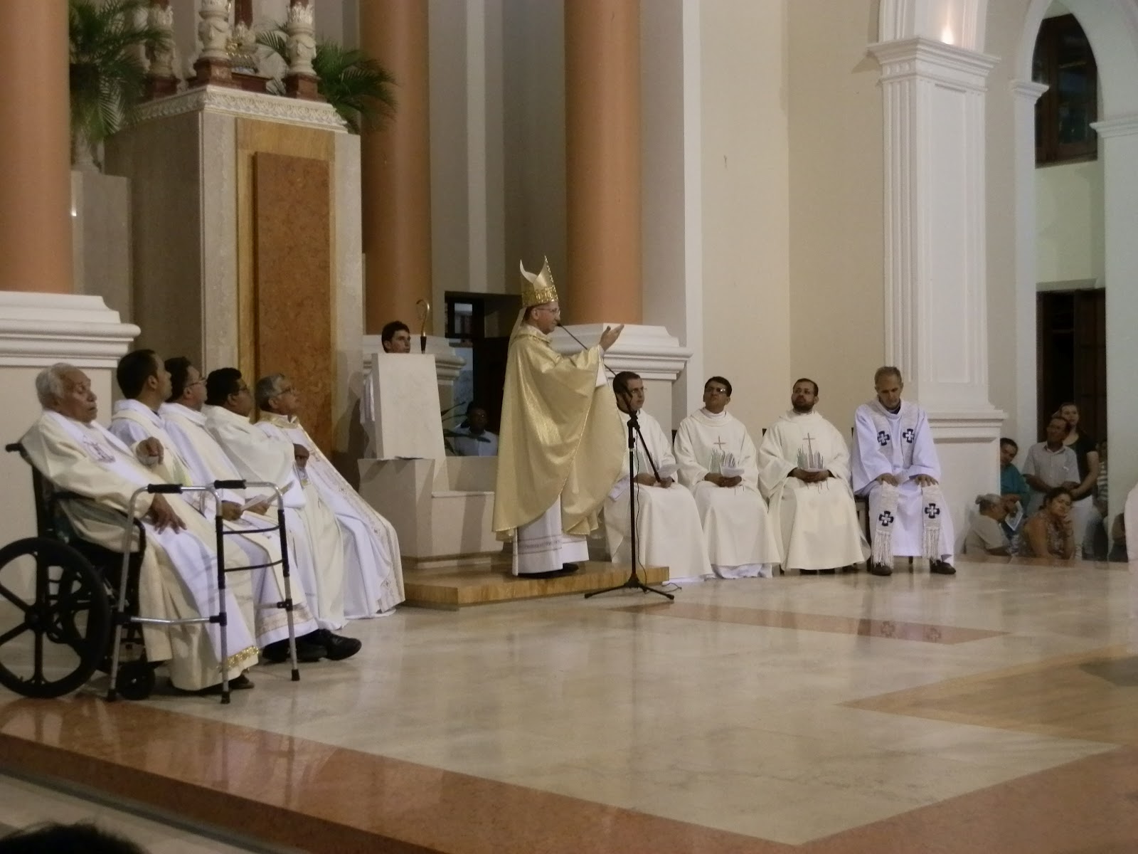 Seminario São José - Pesqueira - PE: MISSA DOS SANTOS ÓLEOS NA CATEDRAL ...