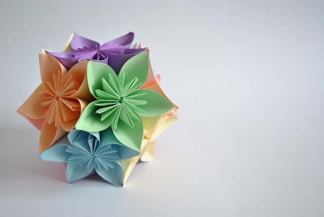 Pracownia Titani: bombka origami