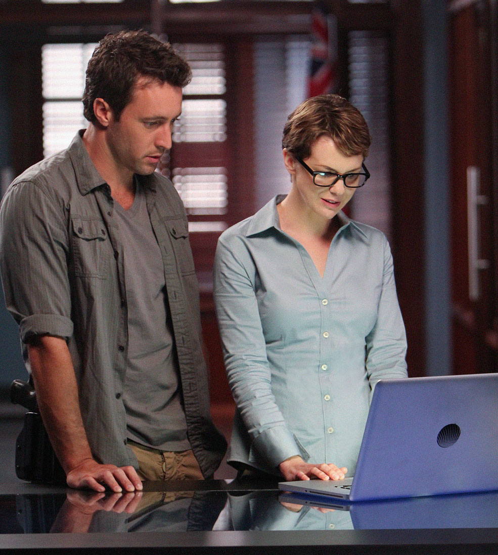 aboutnicigiri: Larisa Oleynik's Hawaii Five-O Debut