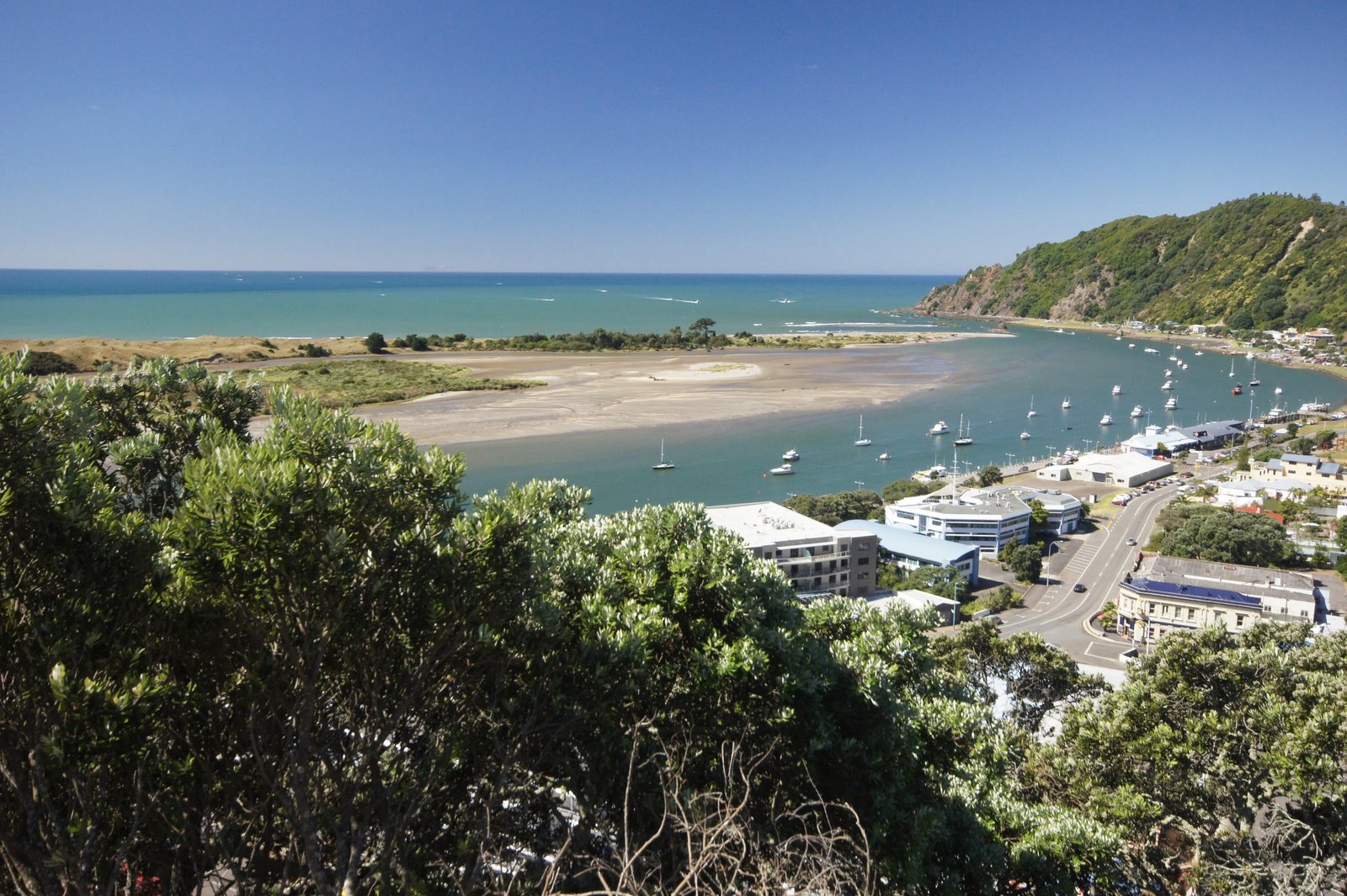 Magi and Sam: Whakatane from Lookout and Ohope Beach. Whakatane is ...